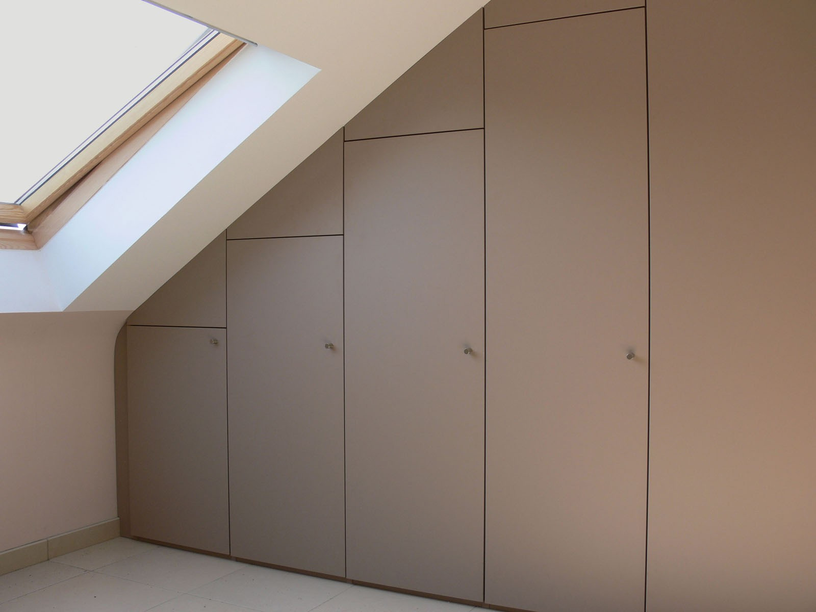 Kasten op maat, de perfecte oplossing voor al die nieuwe koopjes › Kast ...